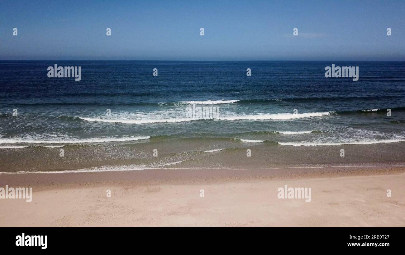Aerial 4k above crashing waves hi-res stock photography and images - Alamy