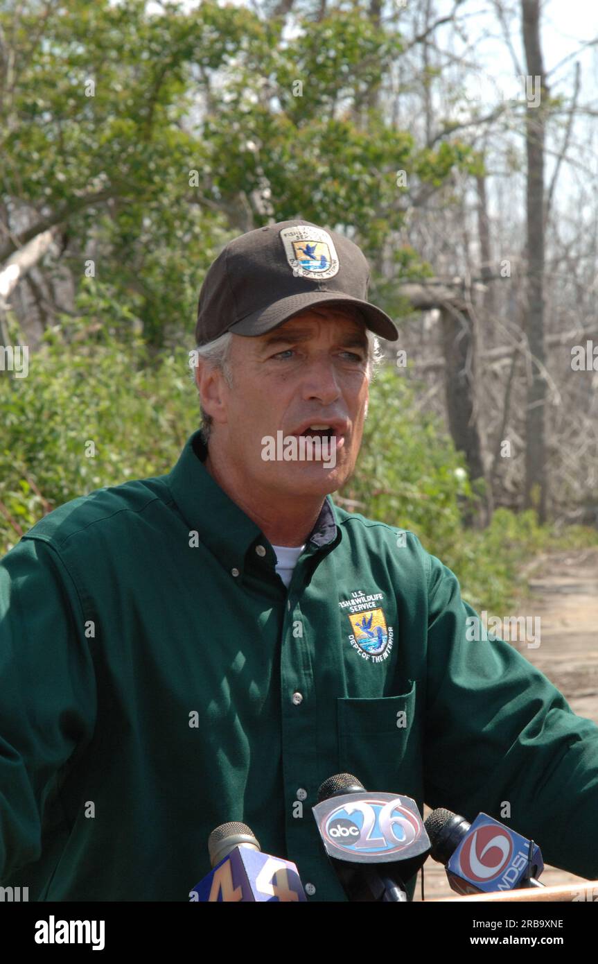 Secretary Dirk Kempthorne on visit to New Orleans area, Louisiana ...