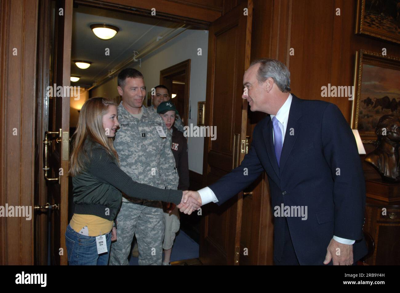 Secretary Dirk Kempthorne receiving visit at Main Interior from U.S ...