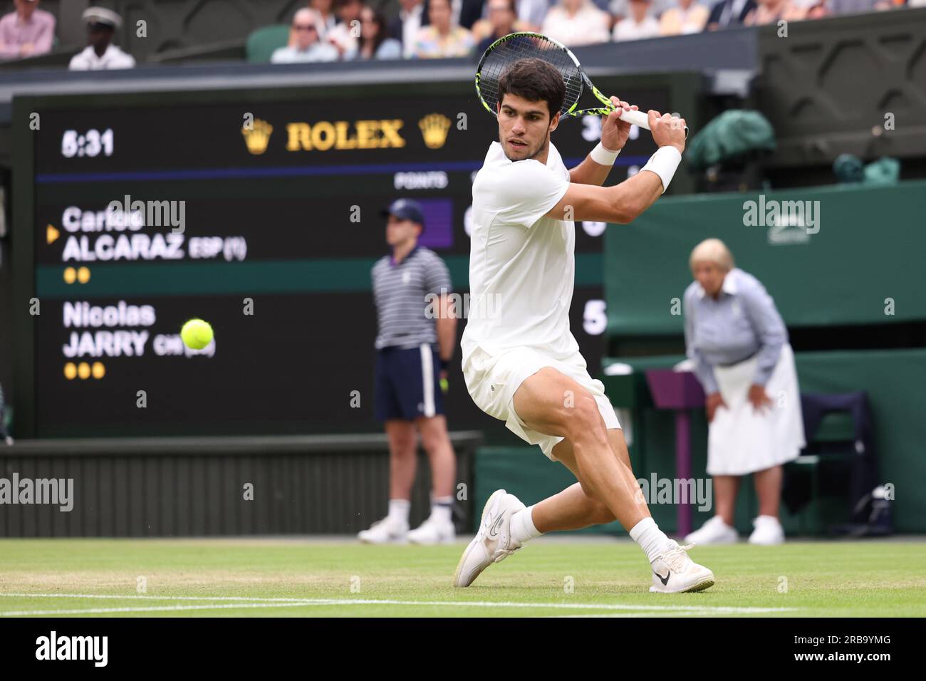 Carlos alcaraz wimbledon carlos alcaraz a wimbledon hi-res stock ...
