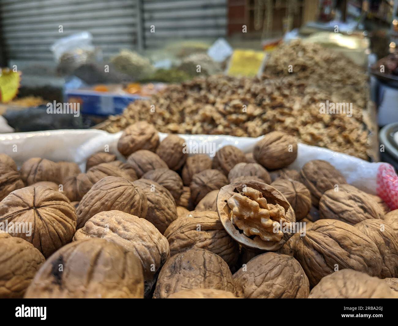 Traditional grocery market hi-res stock photography and images - Alamy