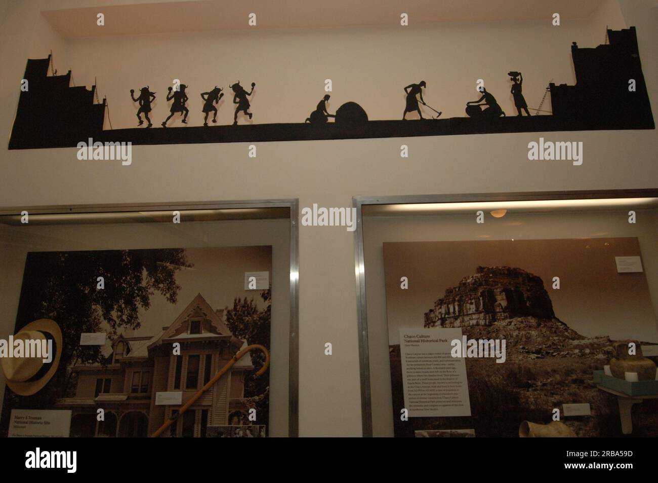 Interior Museum exhibits, viewing spaces Stock Photo - Alamy