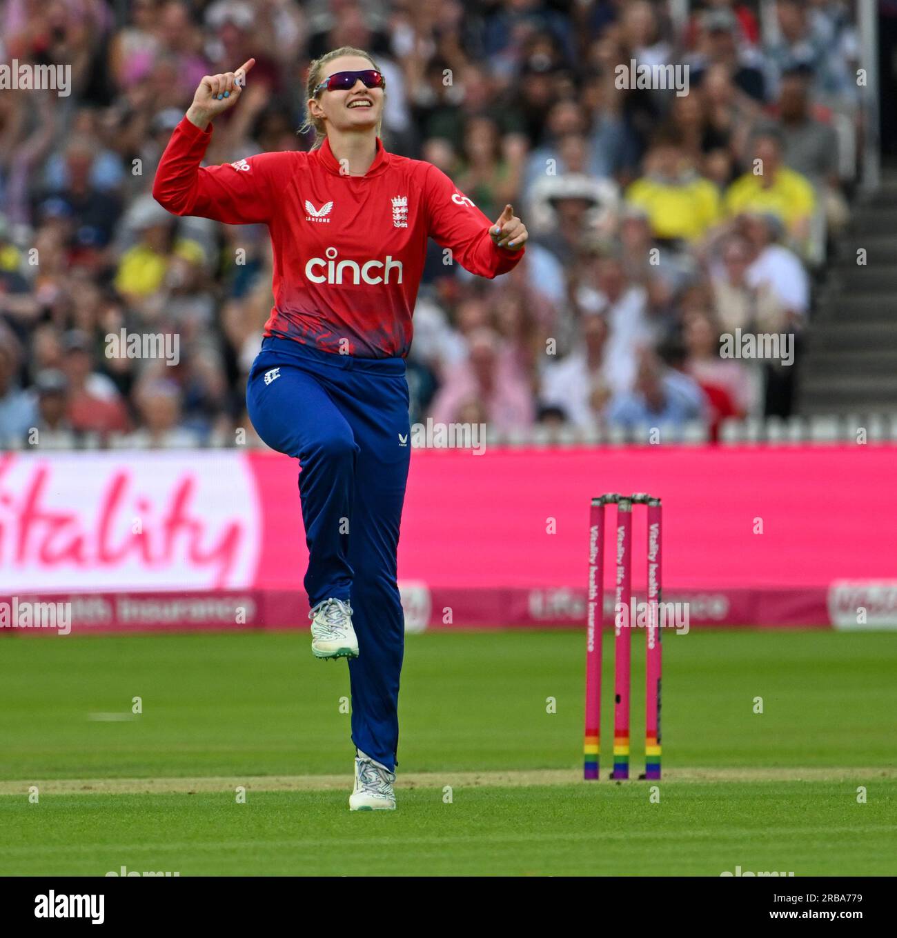 Lord’s Cricket Ground, England. 8 July, 2023. Charlie Dean of England ...