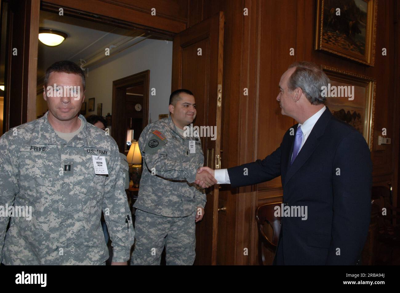 Secretary Dirk Kempthorne receiving visit at Main Interior from U.S ...