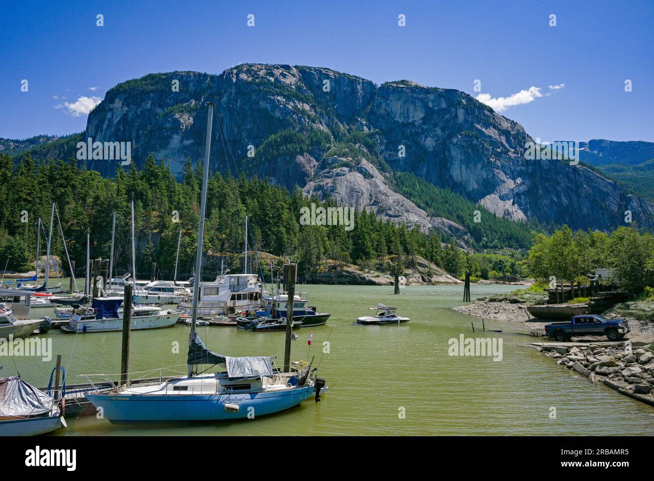 Stawamus chief mountain hi-res stock photography and images - Alamy