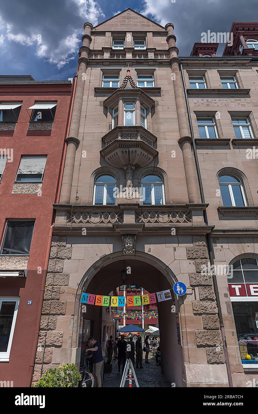 Historic residential building with bay window, Lorenzer Str.31 ...