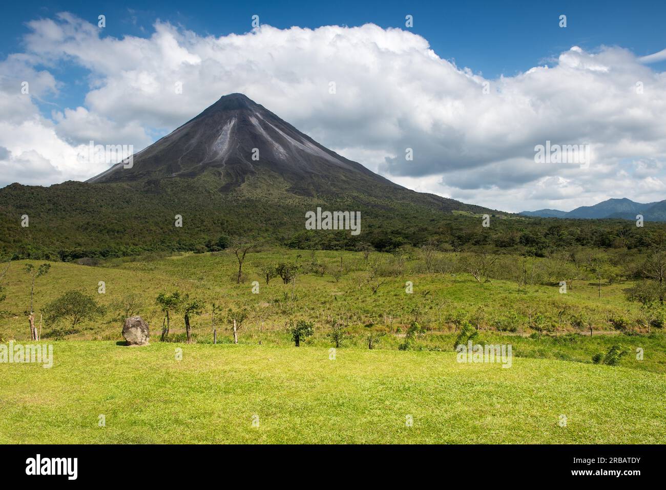 Arenal Volcano, Parque Nacional Arenal, La Fortuna, Costa Rica Stock ...