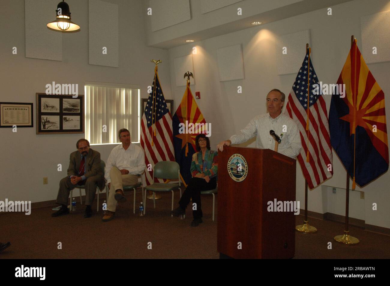Visit of Secretary Dirk Kempthorne to Gila Community College in Payson ...