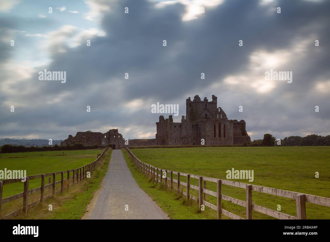 Irish medieval architecture hi-res stock photography and images - Alamy