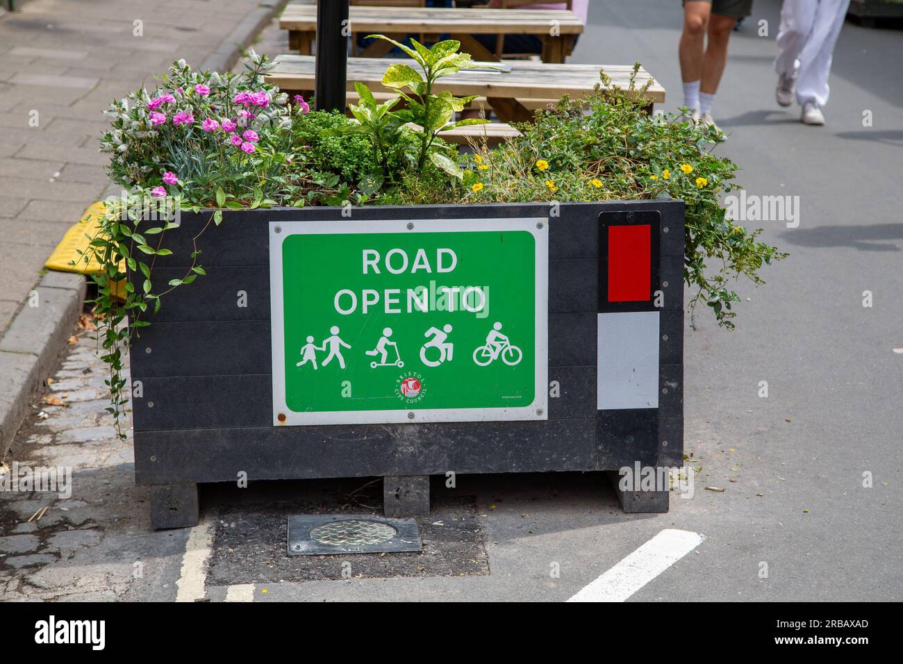 Bicycle by no entry sign hi-res stock photography and images - Alamy
