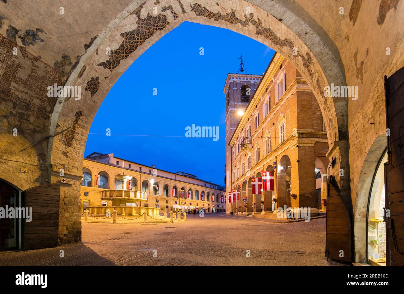 Magna square hi-res stock photography and images - Alamy