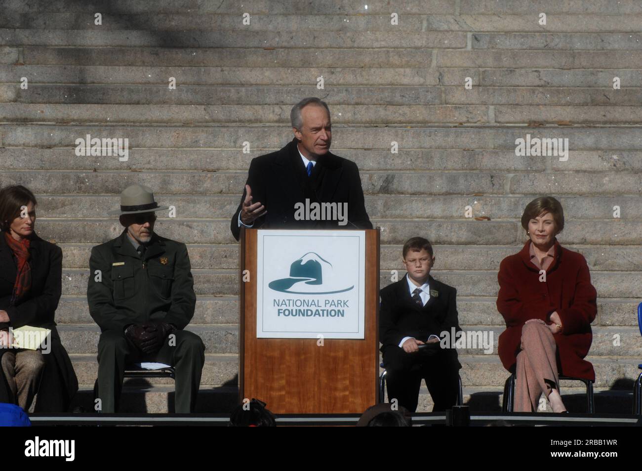 Native american interactions hi-res stock photography and images - Alamy