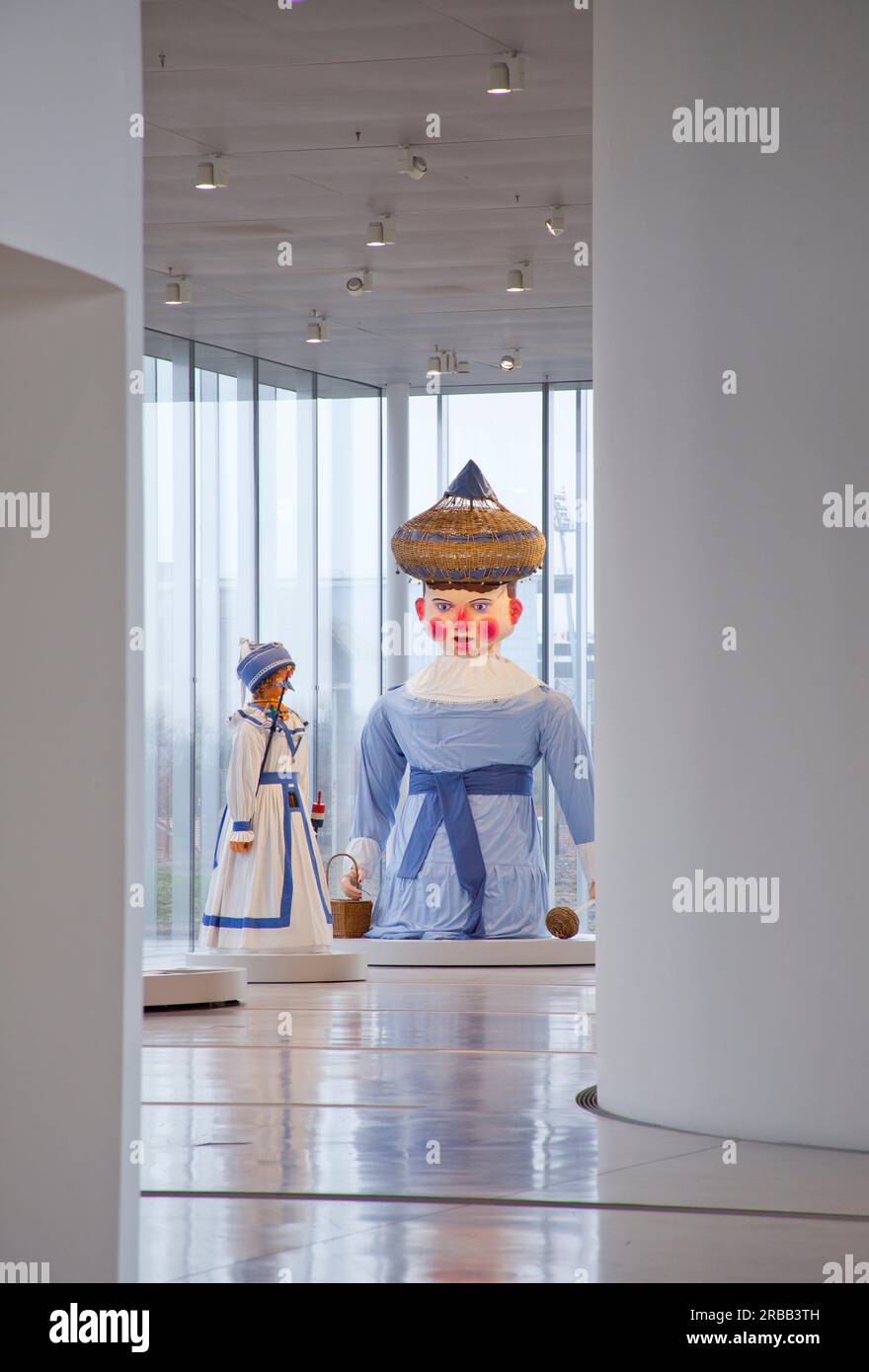 Louvre lens hi-res stock photography and images - Alamy