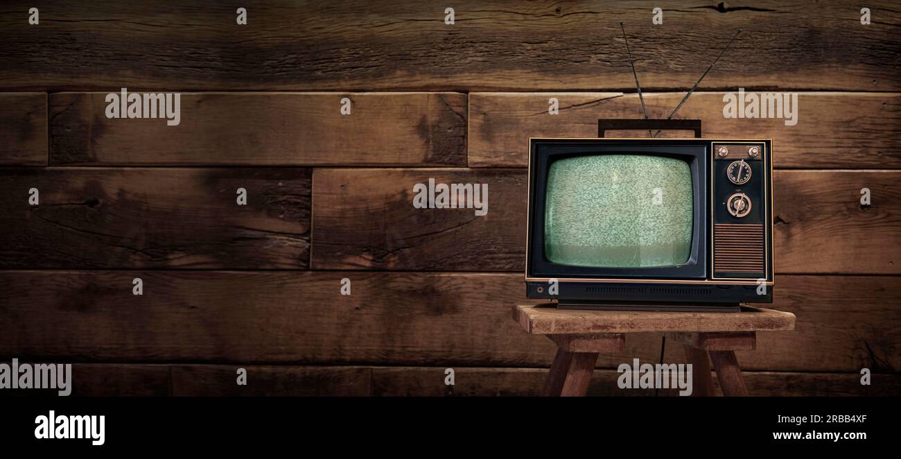 Tv set 70s hi-res stock photography and images - Alamy