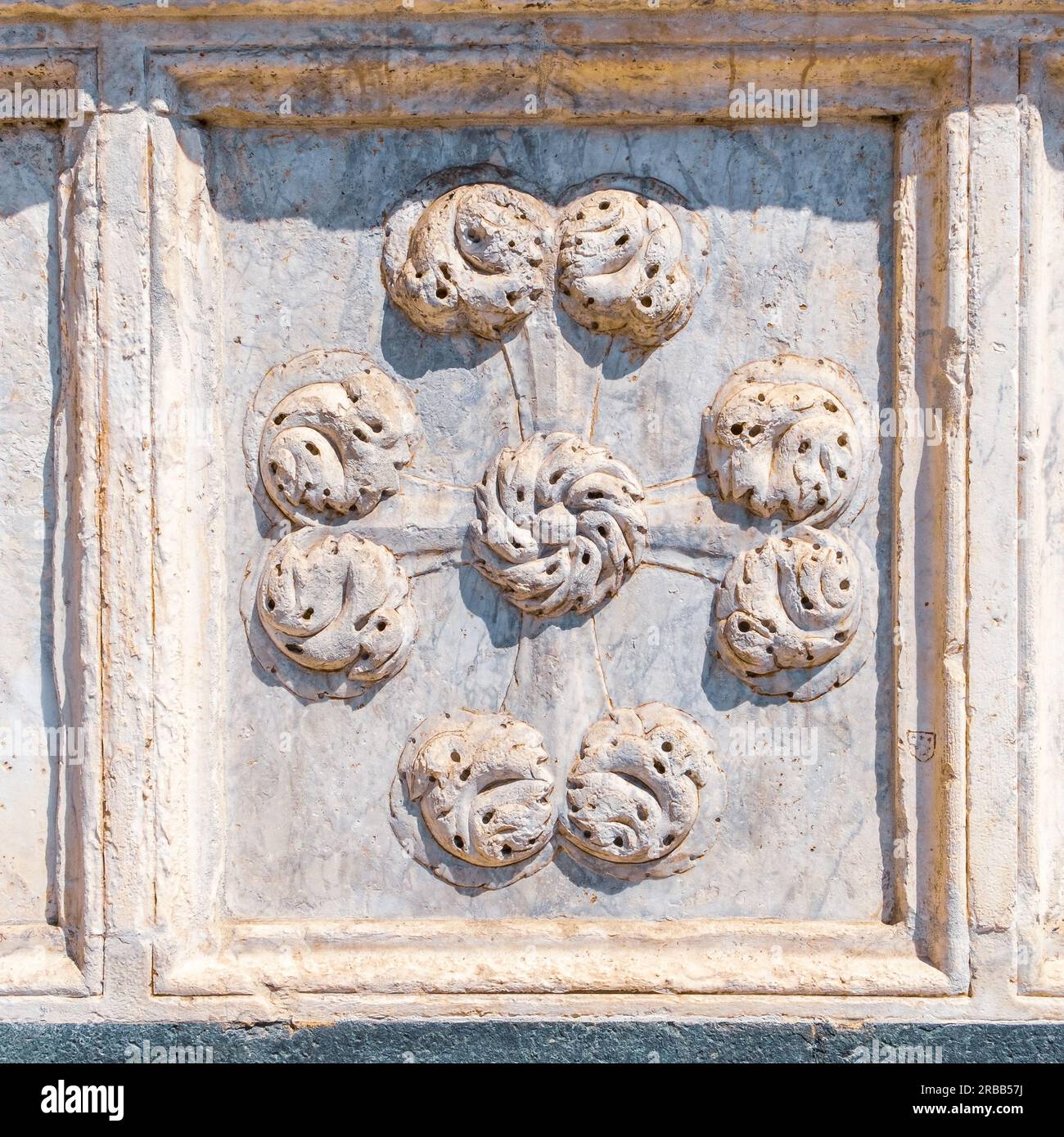 Florentine coats of arms hi-res stock photography and images - Alamy