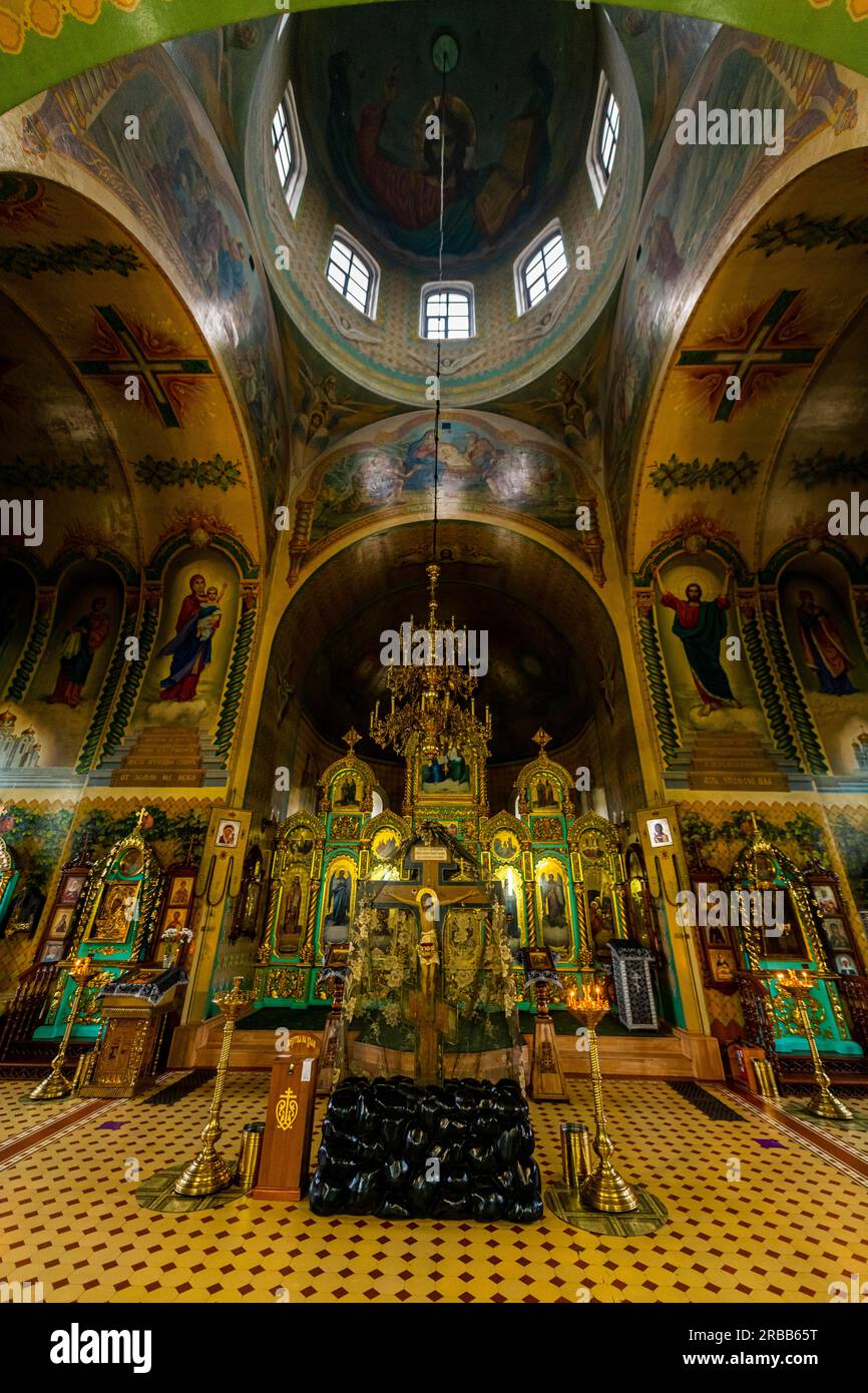 Interior of the orthodox cathedral hi-res stock photography and images ...