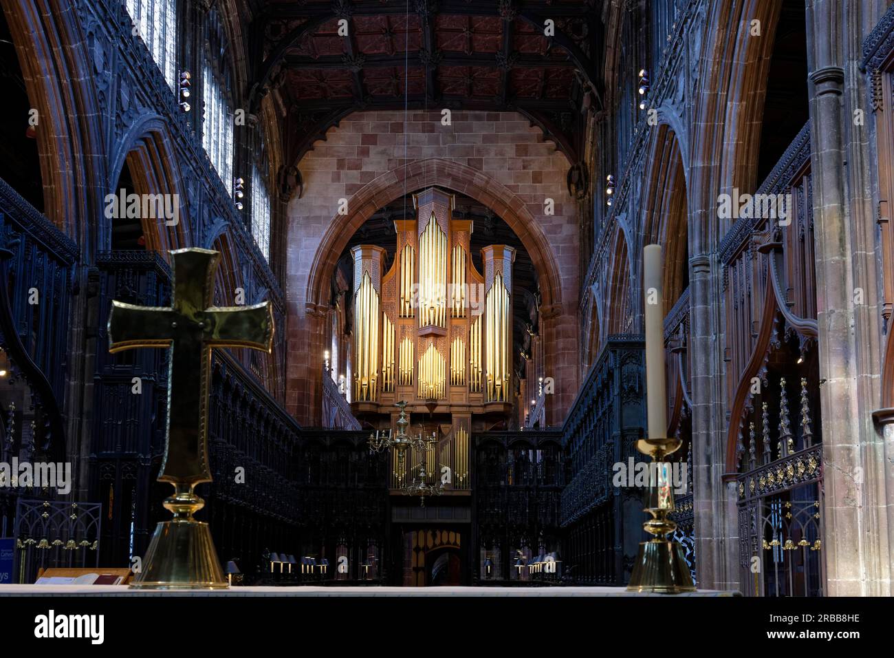 Manchester cathedral interior hi-res stock photography and images - Alamy