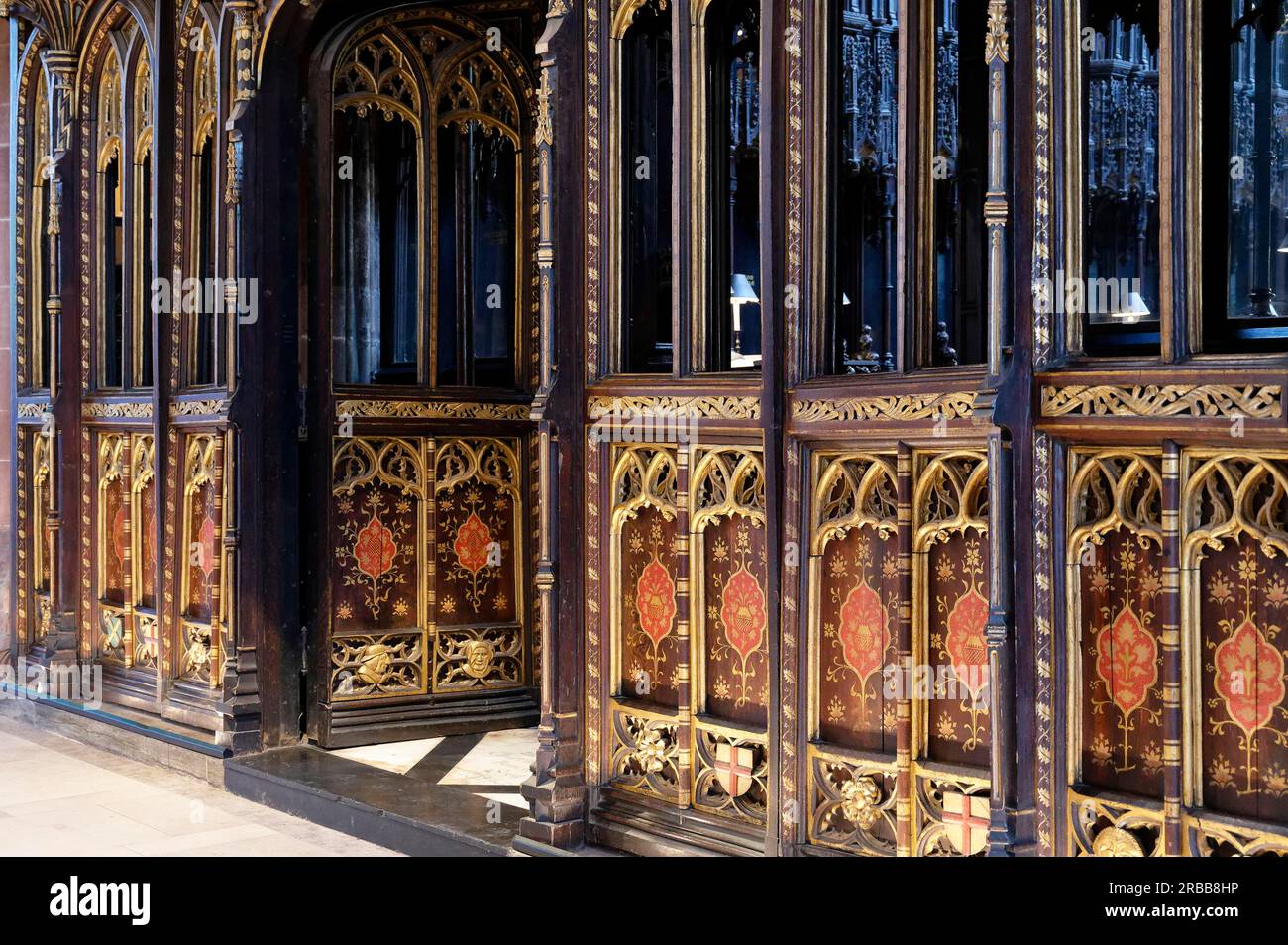 Manchester cathedral interior hi-res stock photography and images - Alamy