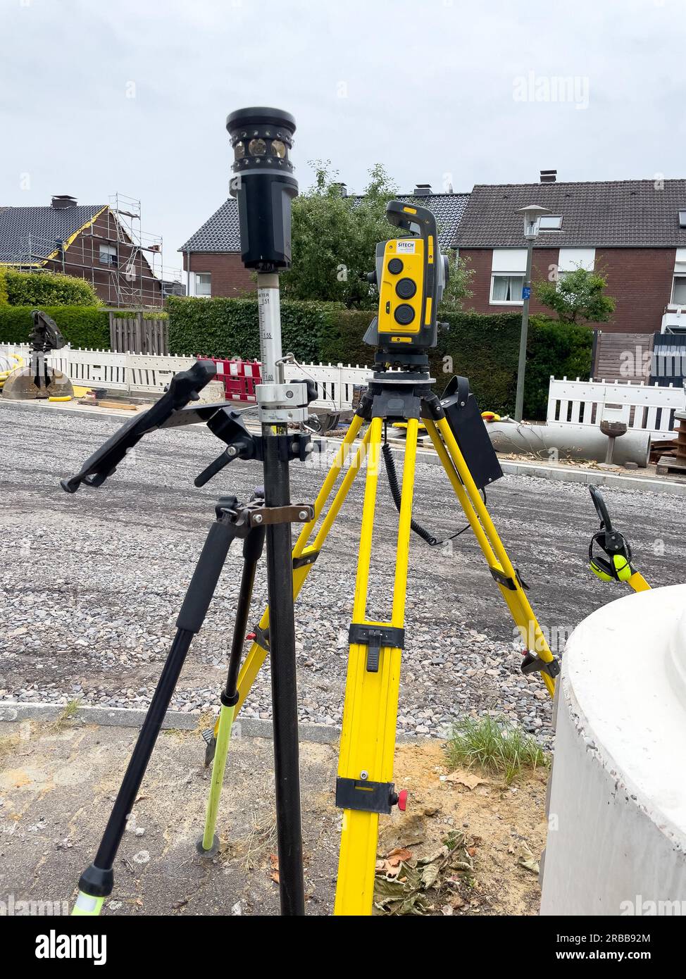 Levelling device Measuring device for road construction during road ...