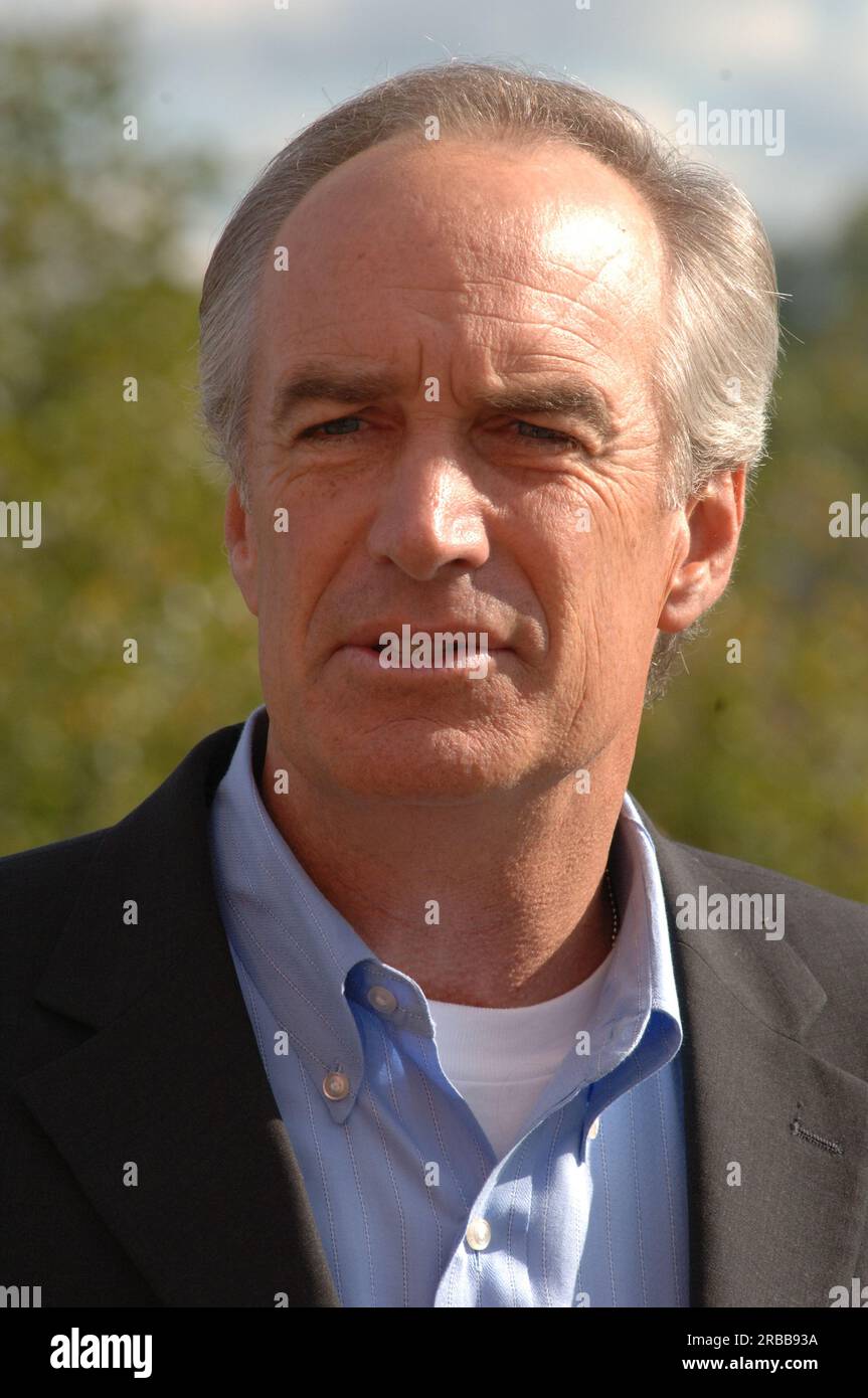 Closeups of Secretary Dirk Kempthorne during his press conference at ...