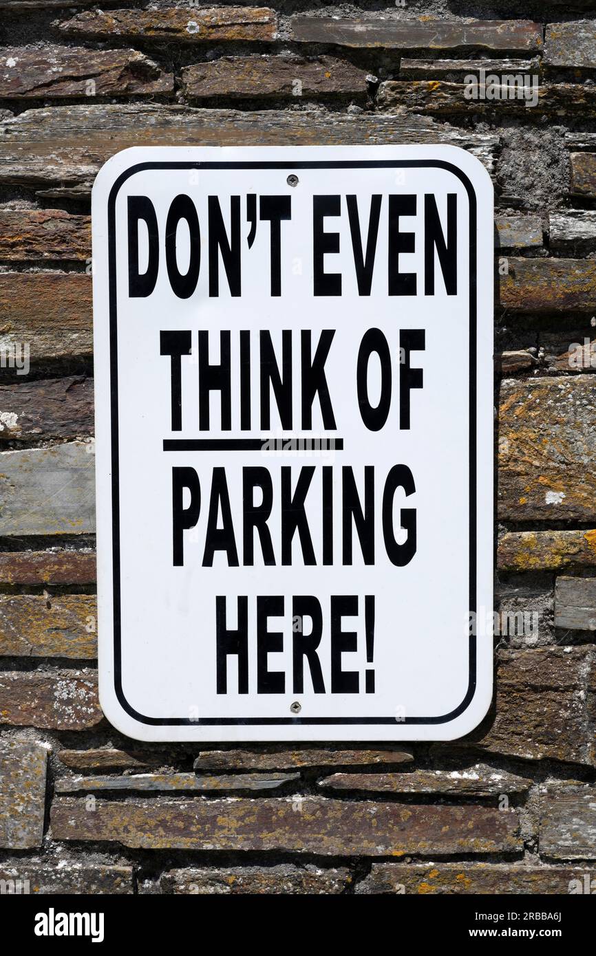 No parking sign board hi-res stock photography and images - Alamy