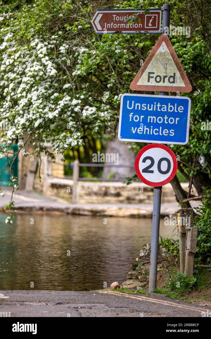 Ford through the River Windrush, Bourton-on-the-Water, Cotswolds ...