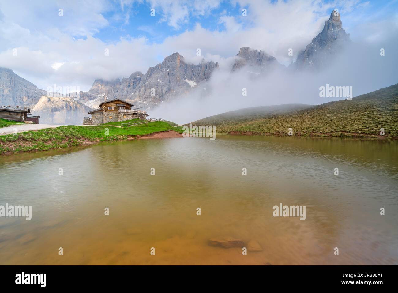 Laghetto Baita Segantini at sunset, Cimon della Pala, Pala Group ...