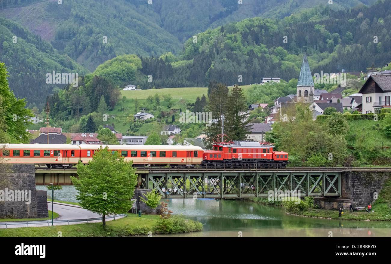 Suedbahnexpress with OeBB electric locomotive 1020 on the ...