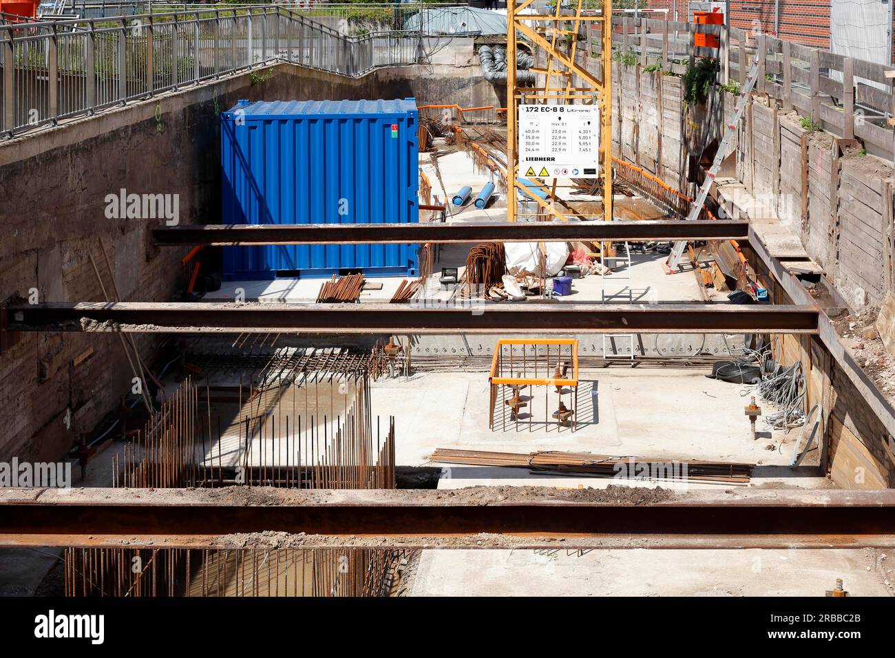 Construction excavation foundation development hi-res stock photography ...