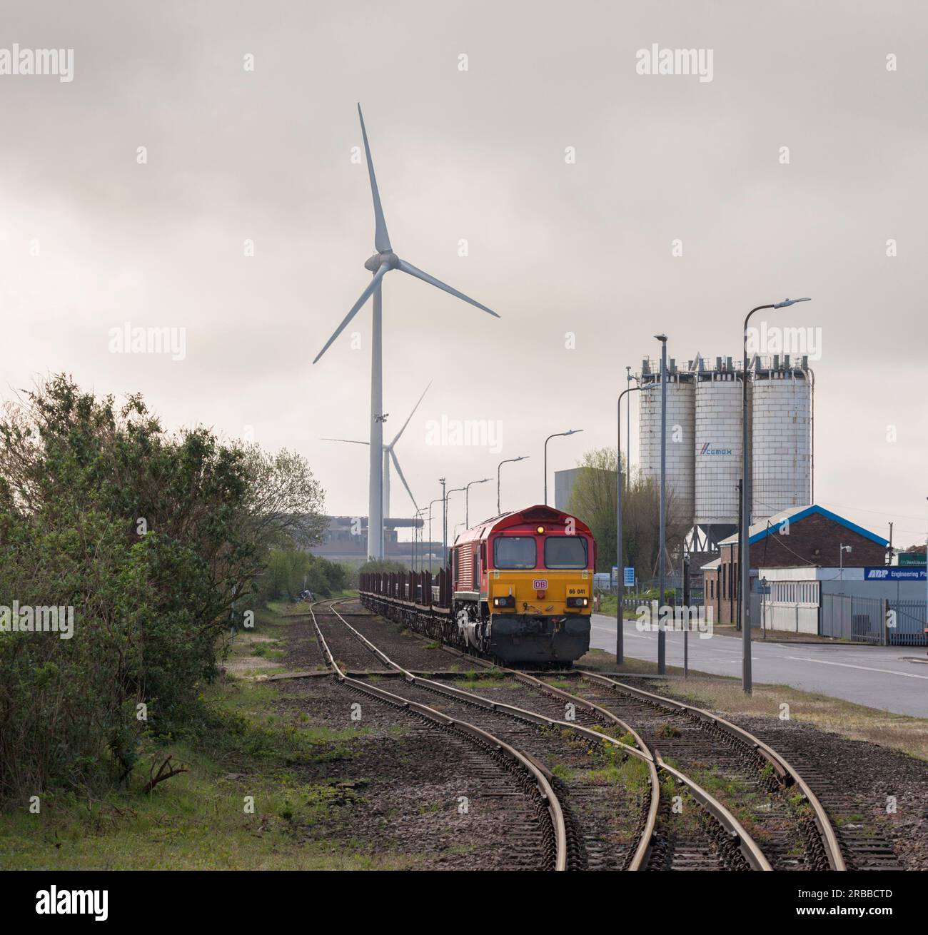 Db Cargo Rail Uk Class 66 Diesel Locomotive 66041 In Newport Docks