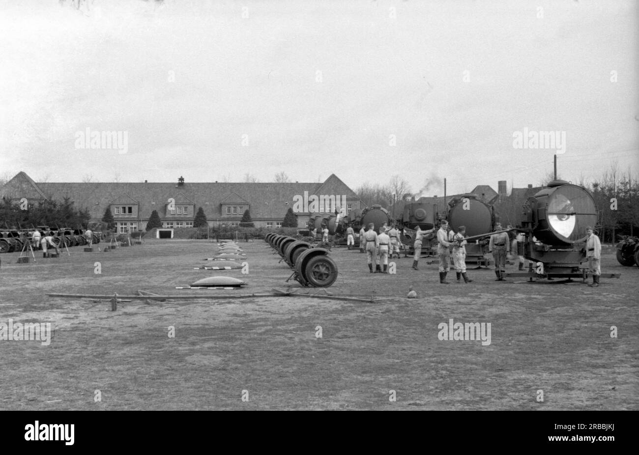 Wehrmacht Luftwaffe FLAK-Scheinwerfer / Flakscheinwerfer / Flak-Sw 34 ...