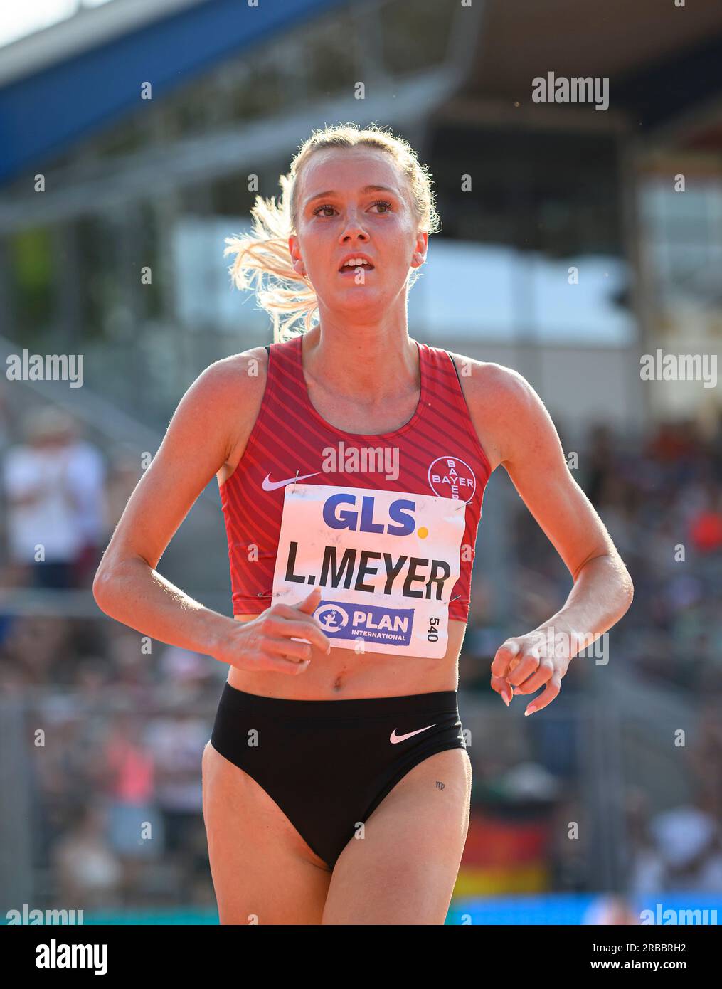 Winner Lea MEYER (TSV Bayer 04 Leverkusen) action, women's 5000m final ...