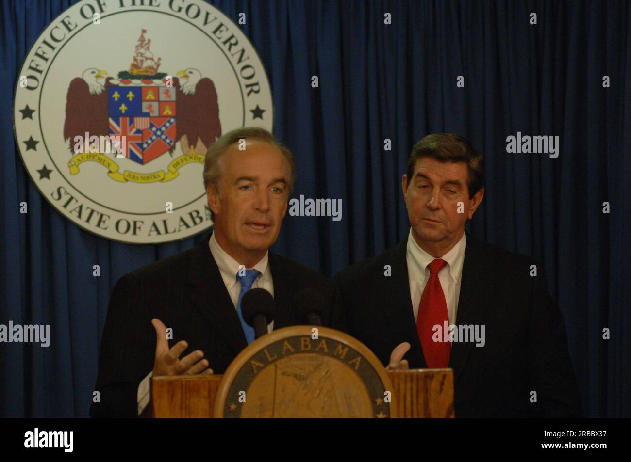 Conservation disputes and issues hi-res stock photography and images ...