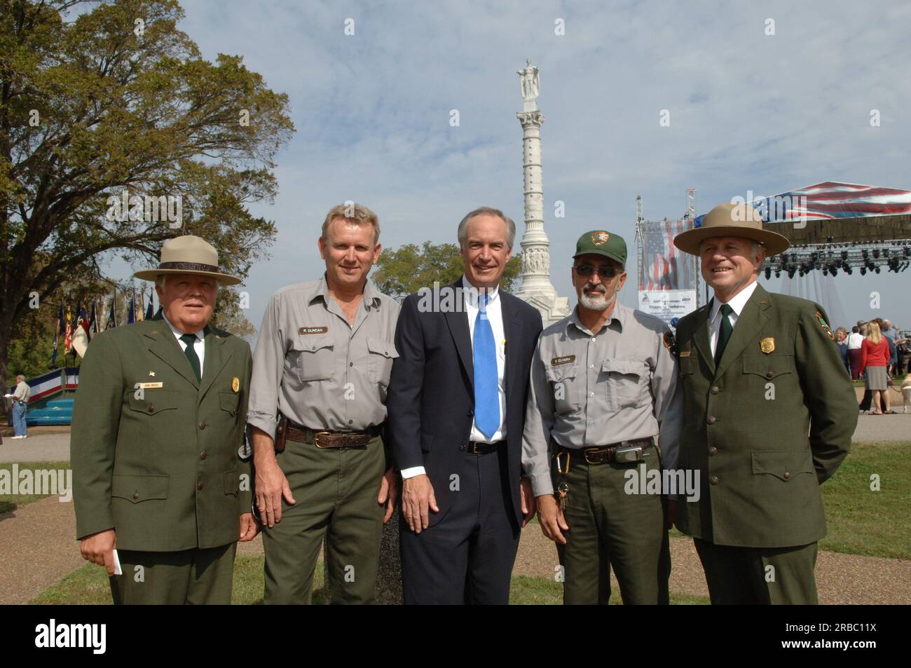 Secretary Dirk Kempthorne with National Park Service group including ...