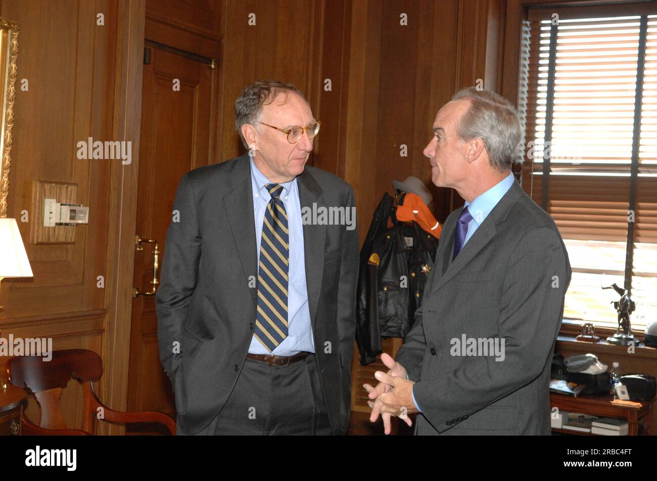 Secretary Dirk Kempthorne meeting at Main Interior with business executive and environmental ...