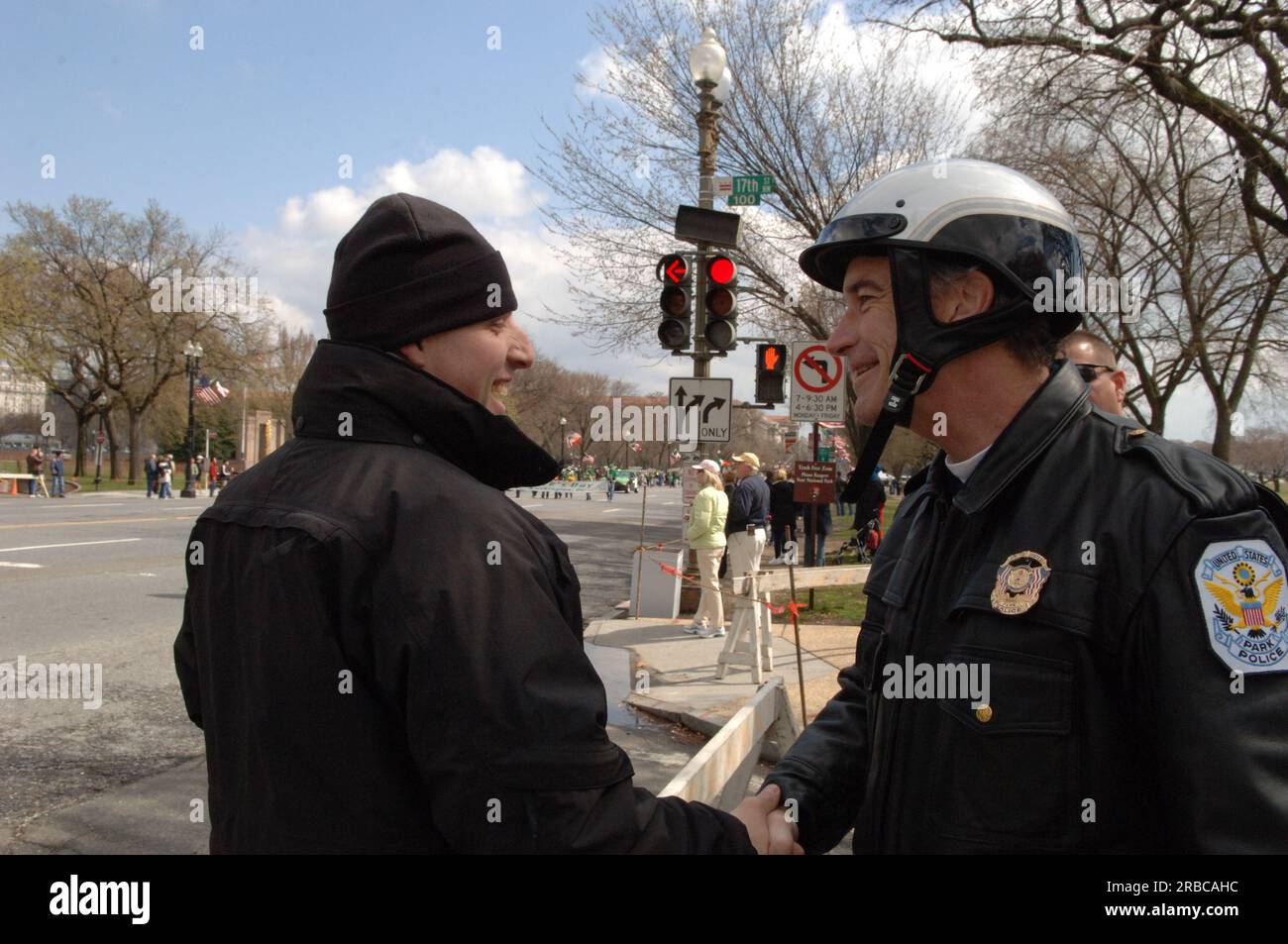 Members special weapons tactics swat hi-res stock photography and ...