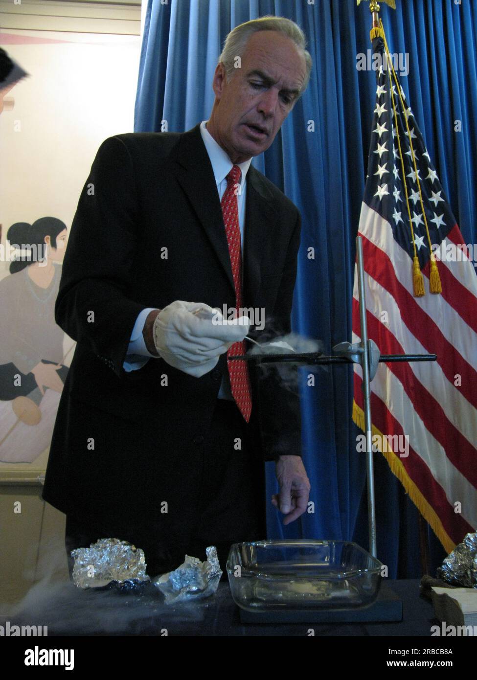 Secretary Dirk Kempthorne leading press conference, at Main Interior ...