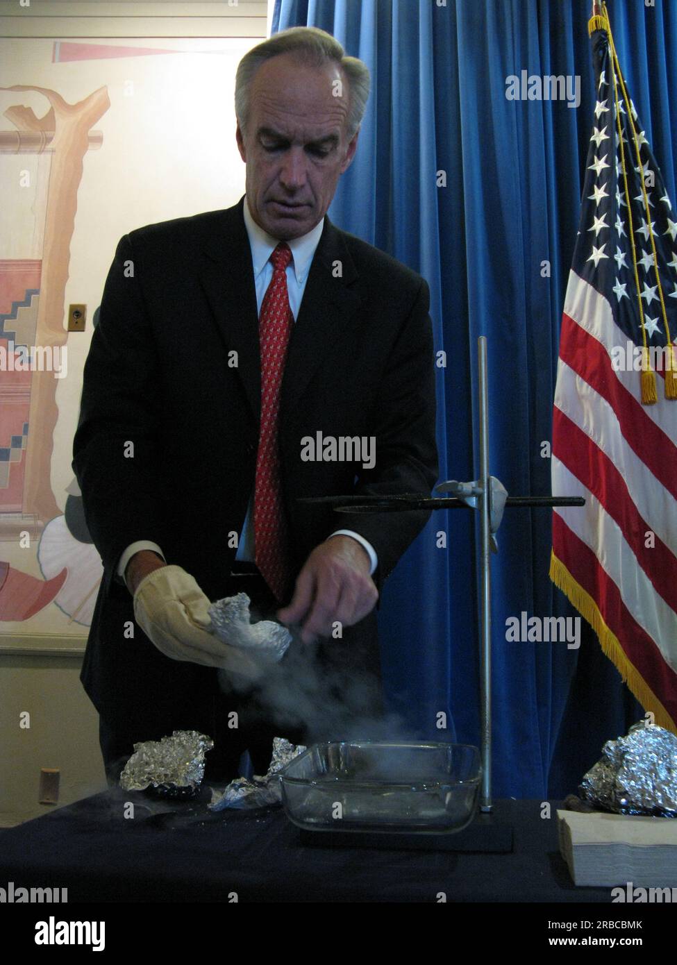 Secretary Dirk Kempthorne leading press conference, at Main Interior ...