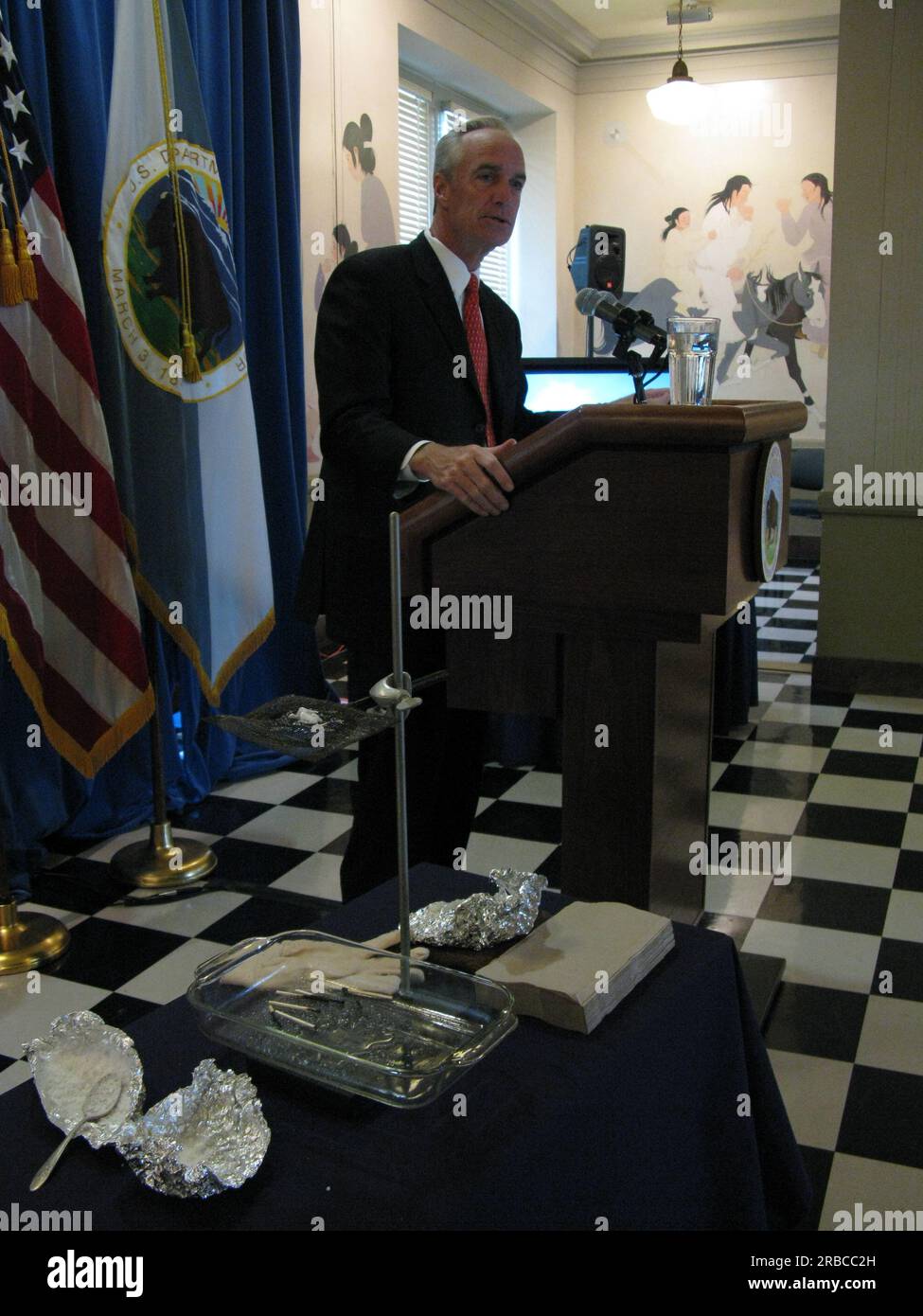Secretary Dirk Kempthorne leading press conference, at Main Interior ...