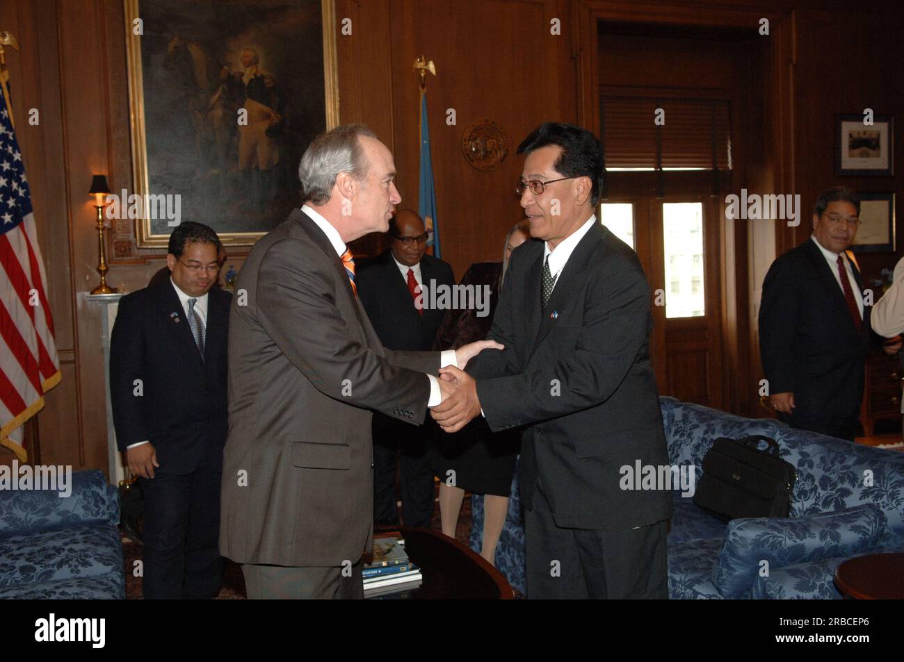 Secretary Dirk Kempthorne meeting at Main Interior with delegation from ...