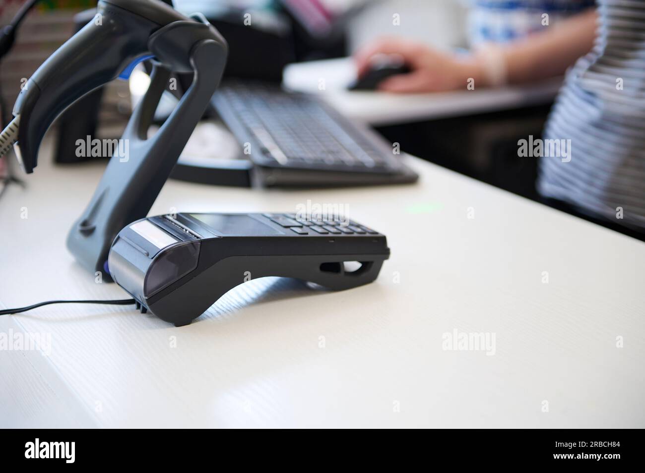 Store countertop machine hi-res stock photography and images - Alamy