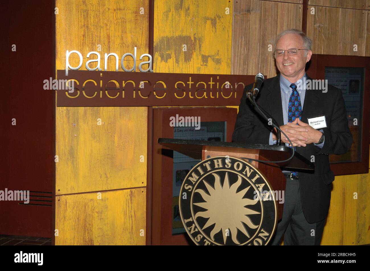 Visit of Secretary Dirk Kempthorne to the National Zoo, Washington, D.C ...