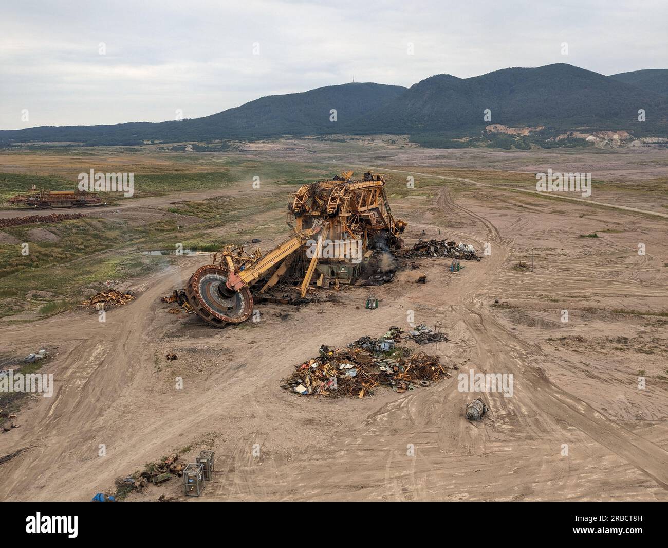 Excavator in scrap metal recycling hi-res stock photography and images ...