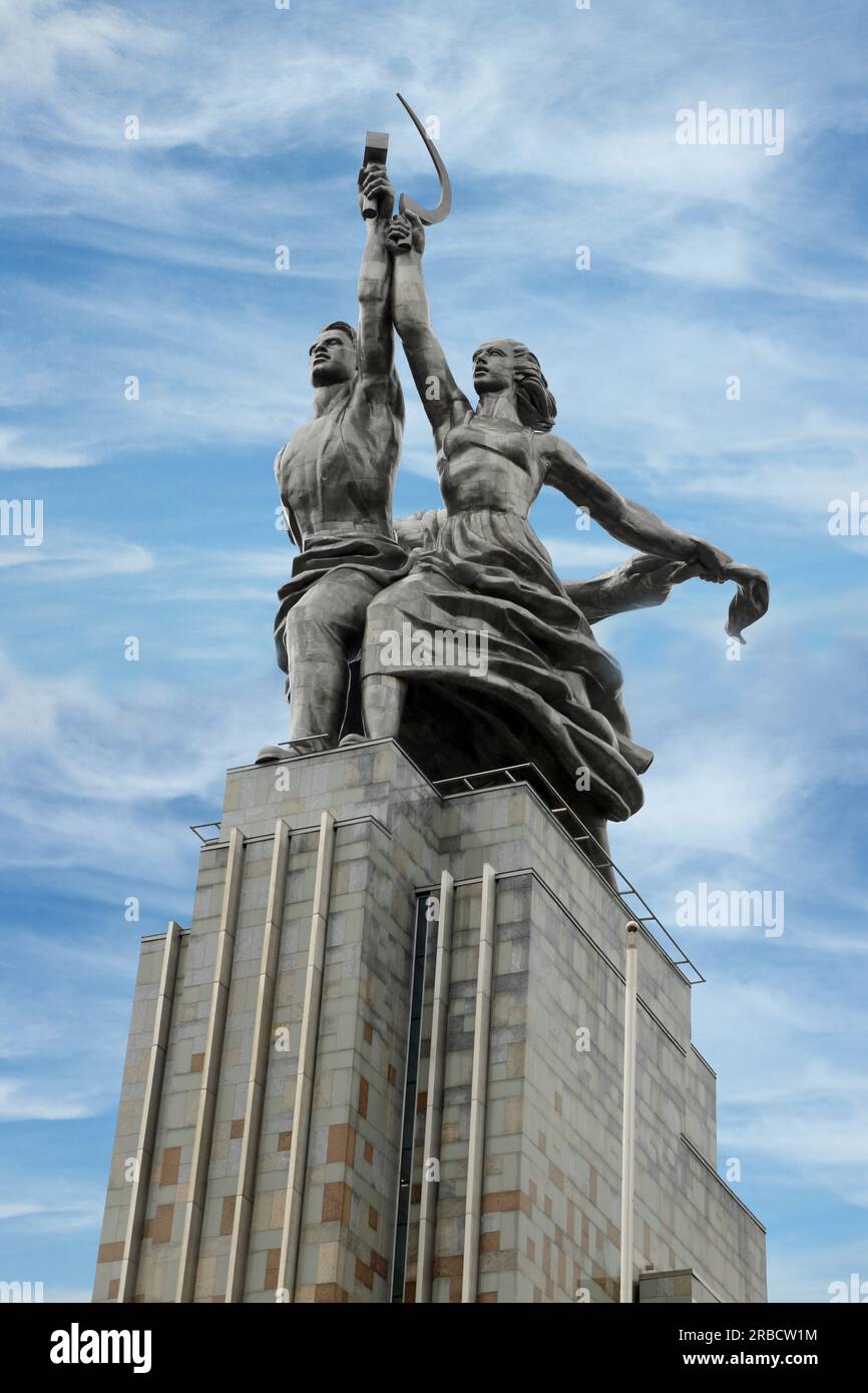 The Worker and Collective Farm Woman statue in Moscow Stock Photo - Alamy