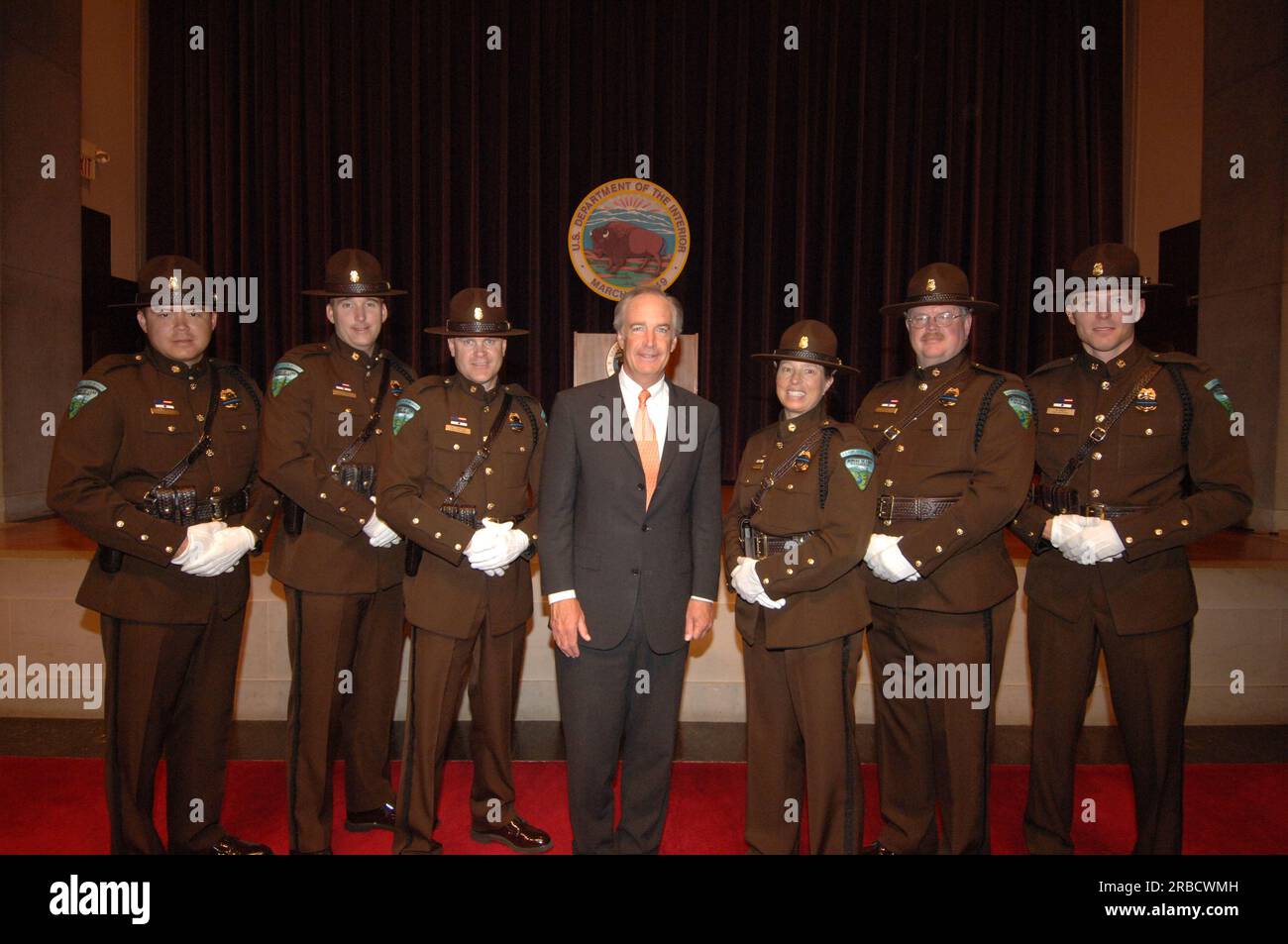Secretary Dirk Kempthorne with Bureau of Land Management law ... Secretary Dirk Kempthorne with Bureau of Land Management law ...