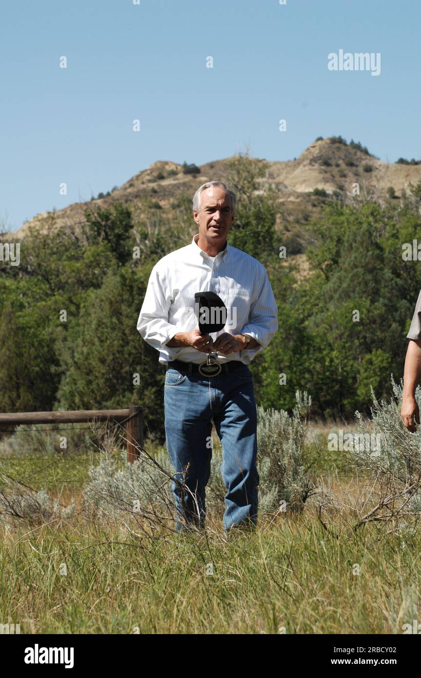 Visit of Secretary Dirk Kempthorne and aides to Theodore Roosevelt ...