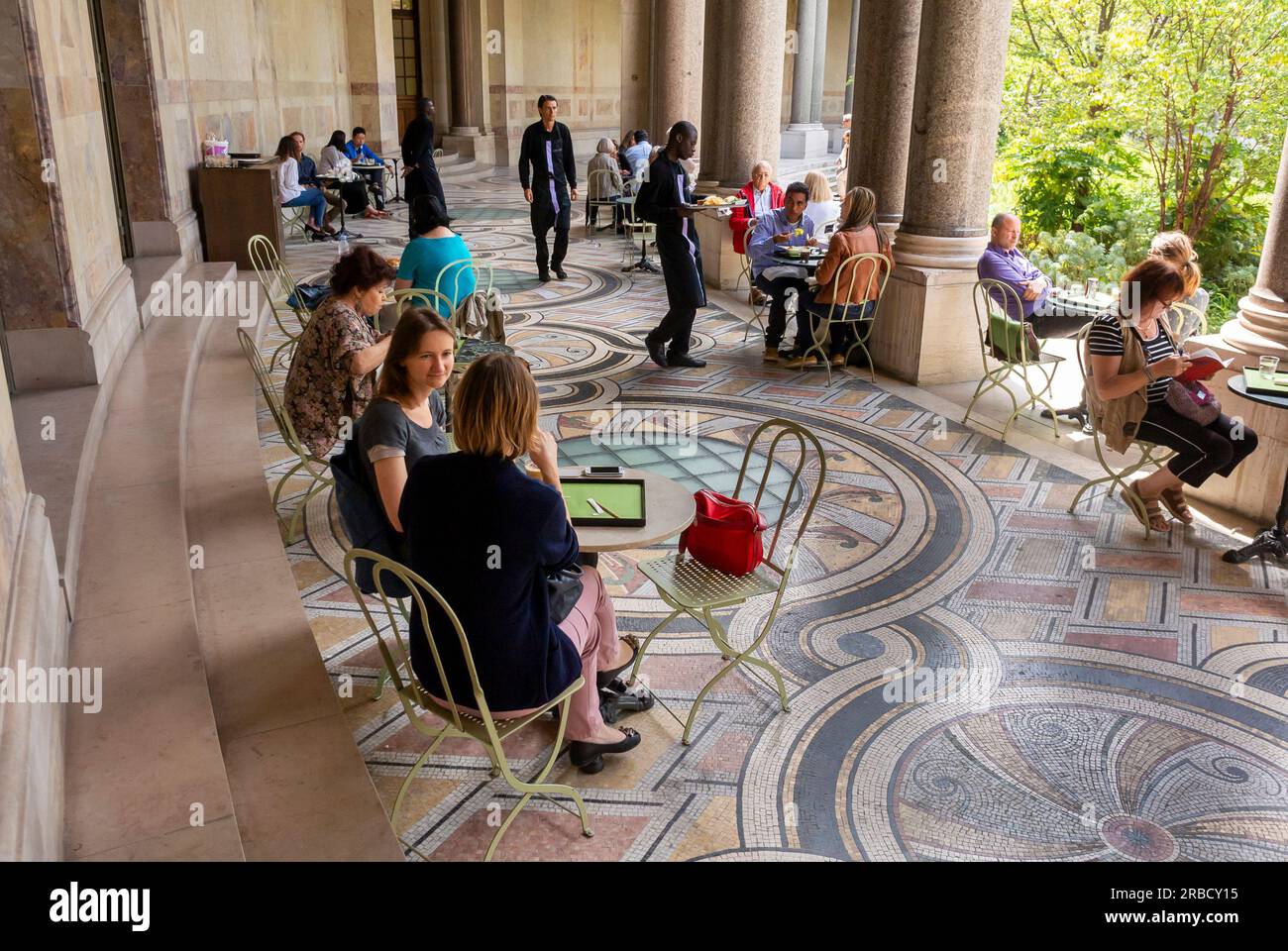 Restaurant paris petit palais hi-res stock photography and images - Alamy