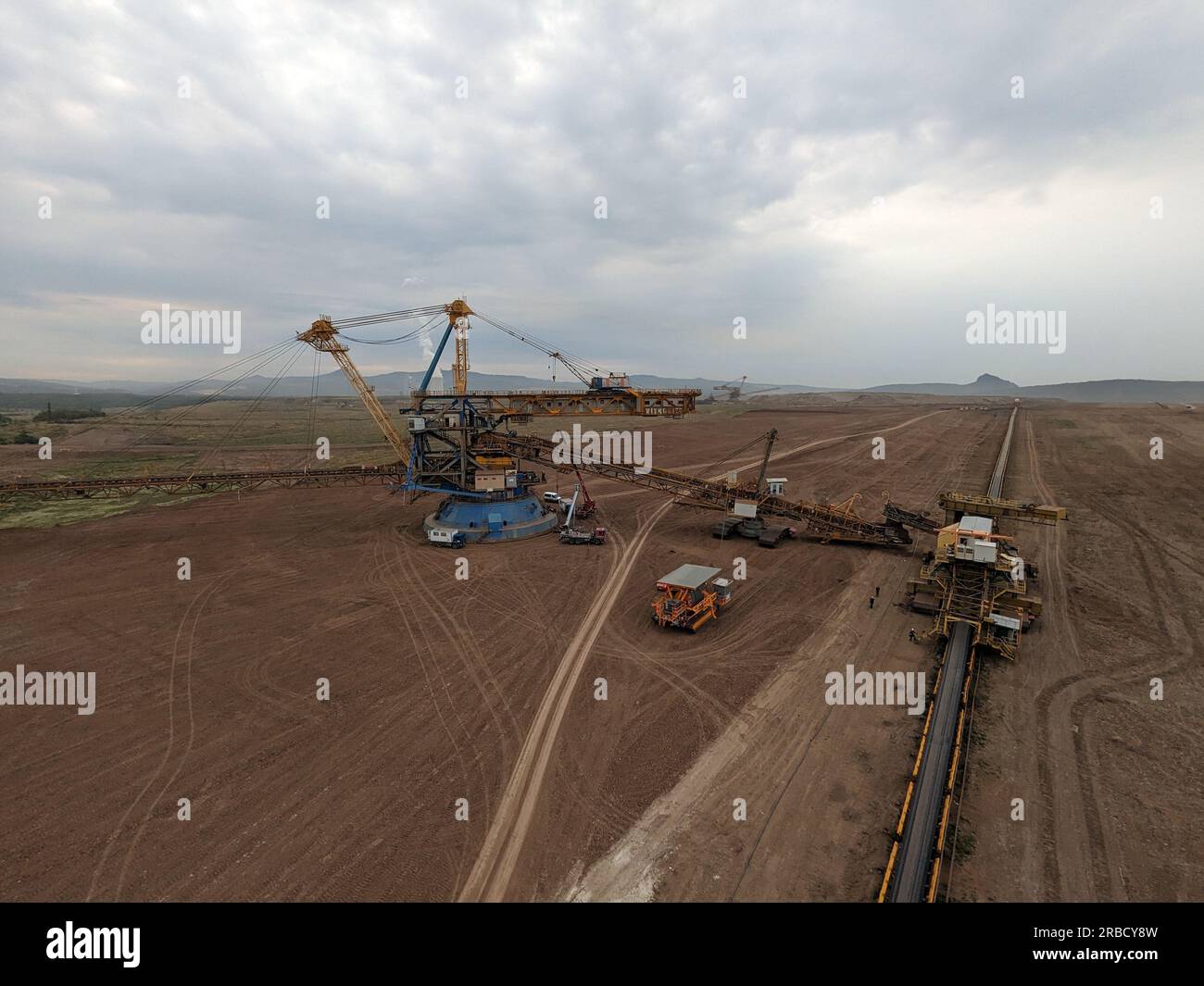 Take apart engine hi-res stock photography and images - Alamy