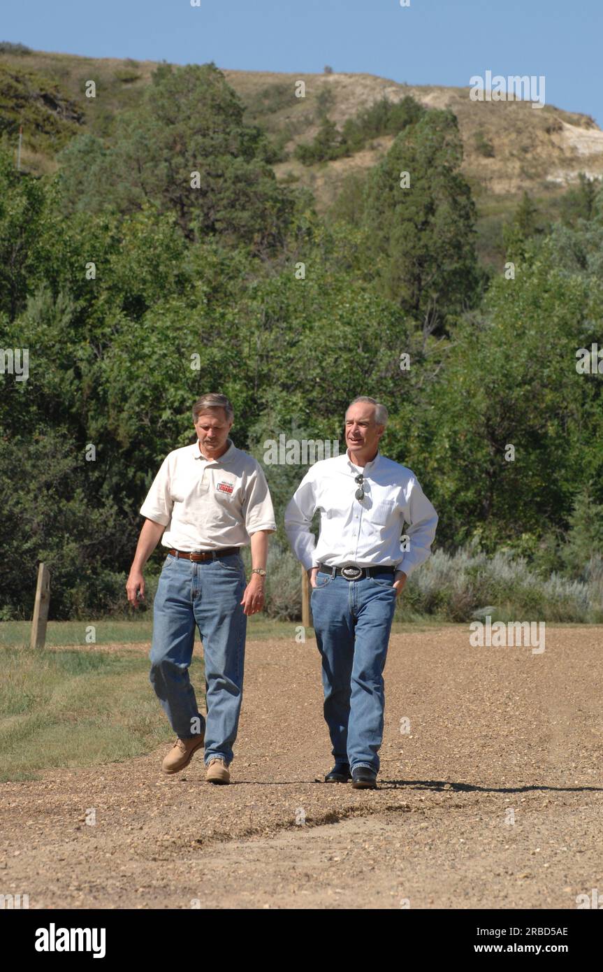 Visit of Secretary Dirk Kempthorne and aides to Theodore Roosevelt ...