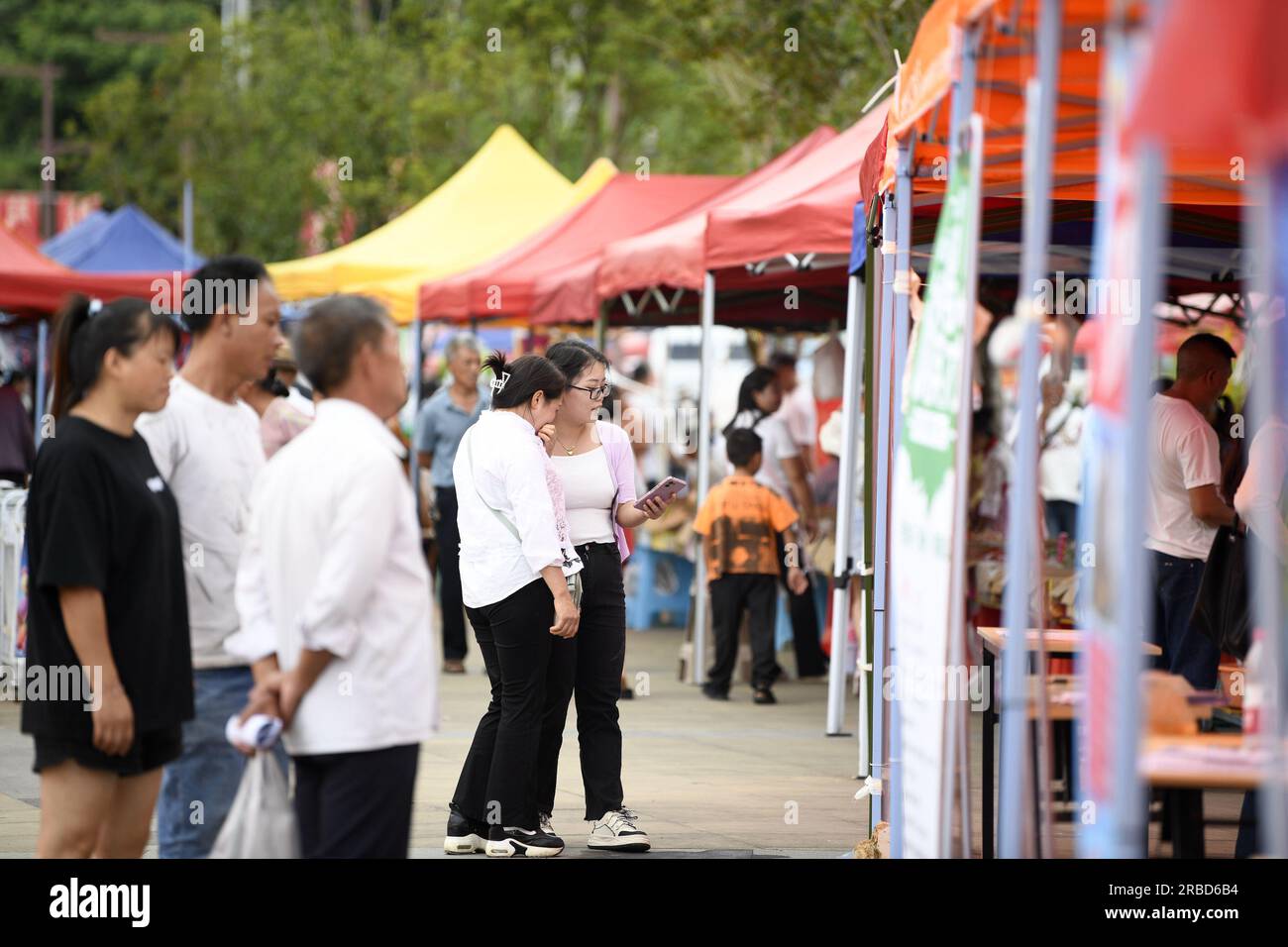 China job fair hi-res stock photography and images - Alamy